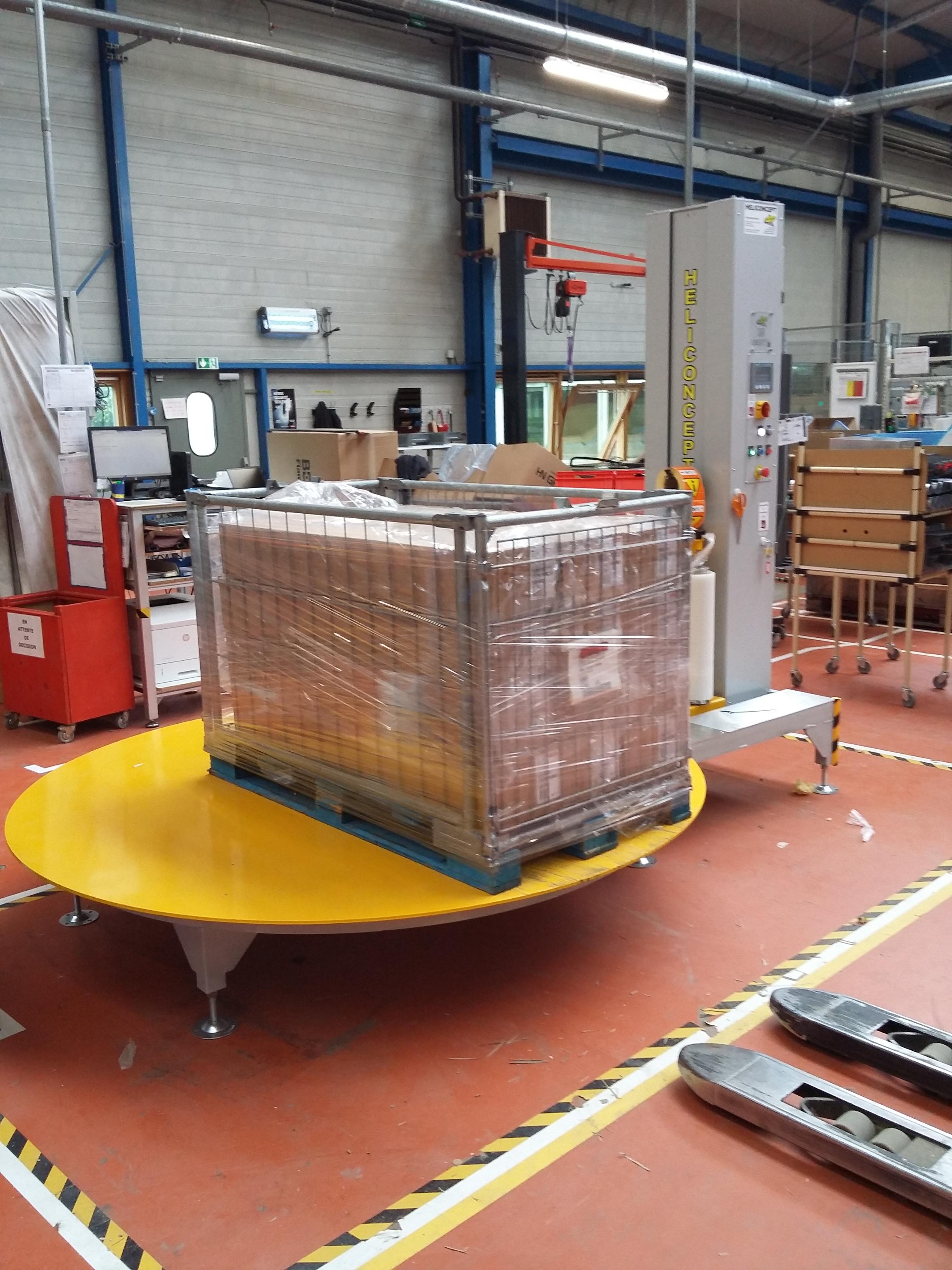 Banderoleuse semi automatique à plateaux tournants| Heliconcept